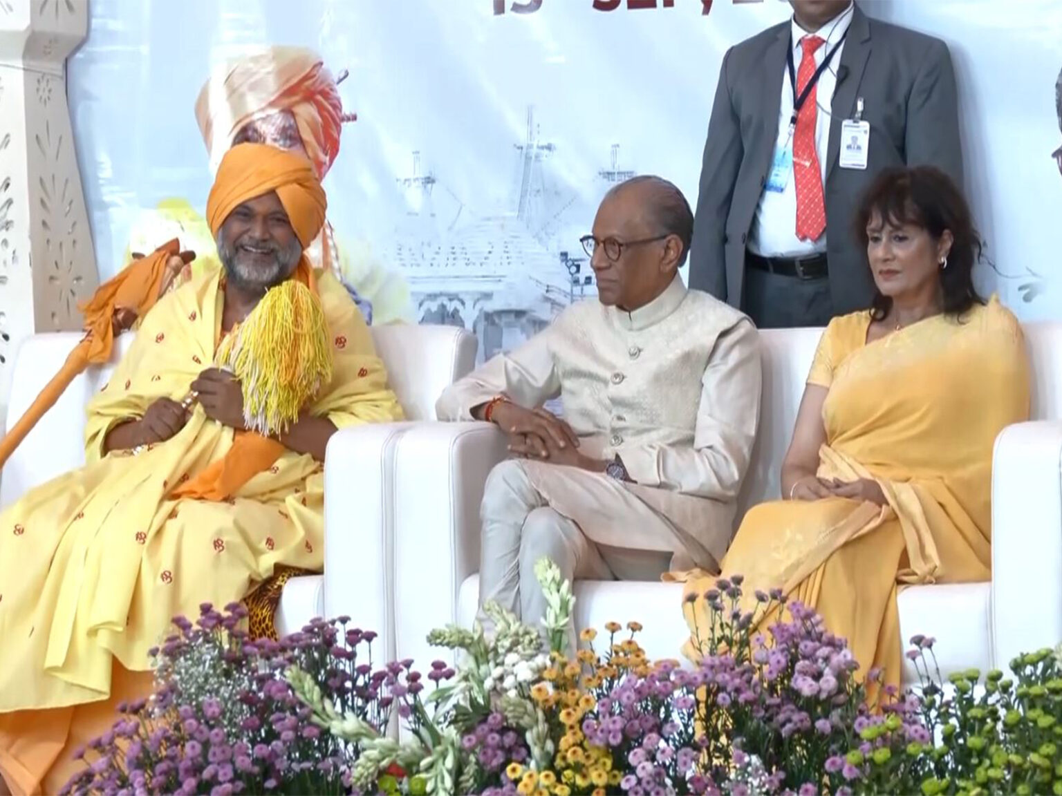 Mauritius PM Navinchandra Ramgoolam visits Bramarishi Ashram in ...