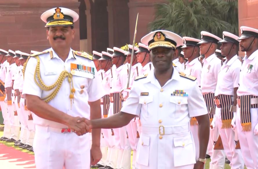 Kenya’s Navy Commander Major General Paul Owuor Otieno receives Guard ...