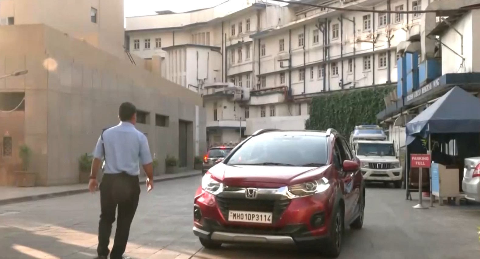 Dharmendra admitted to Breach Candy Hospital in Mumbai – Desi Talk's ...