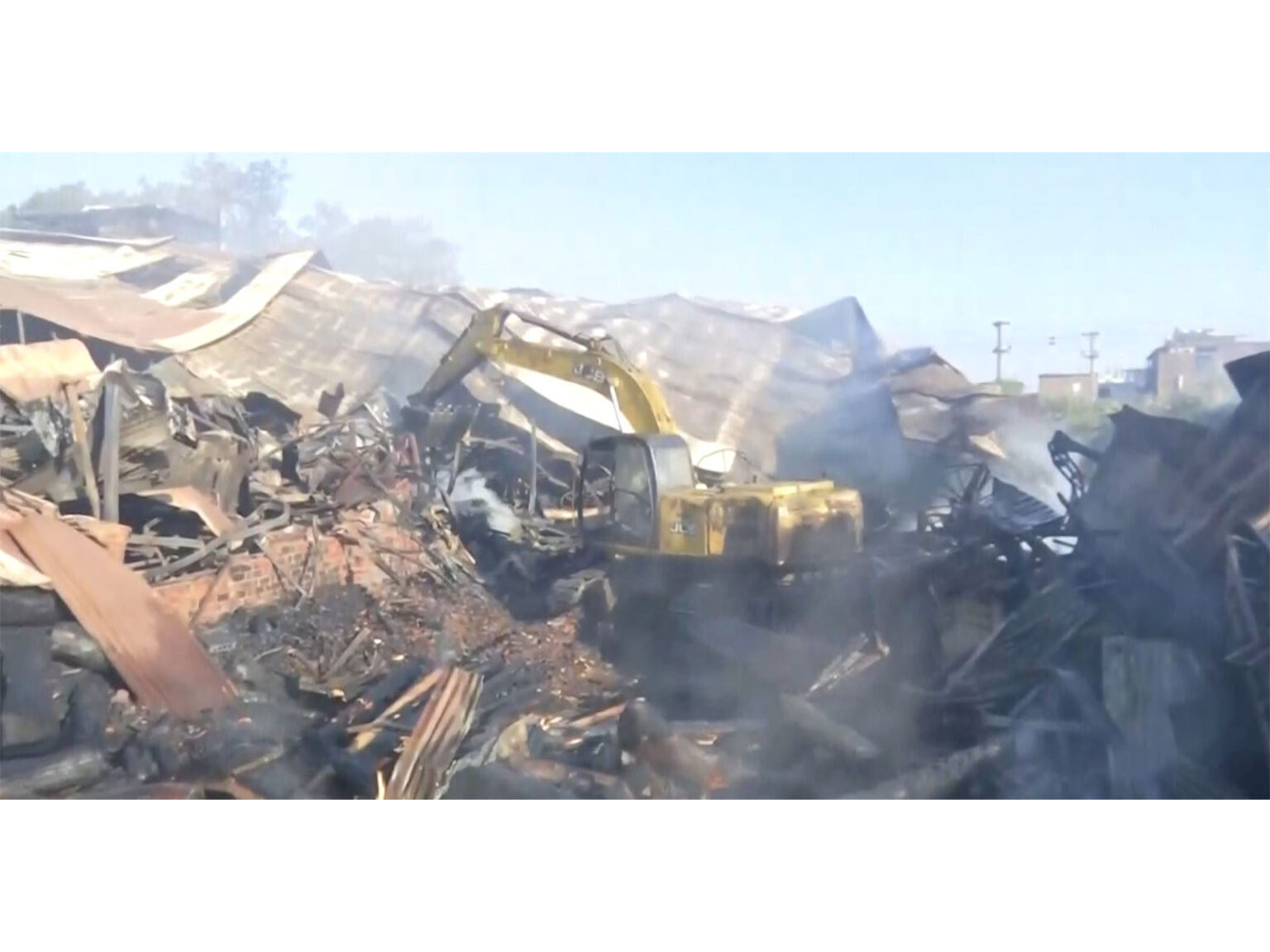 MP: Massive fire breaks out at timber market in Bhopal, no casualties ...