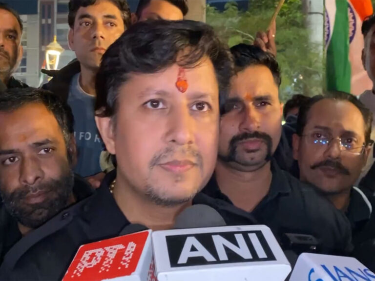 Protest erupts in Indore over killings of Hindus in Bangladesh - Desi ...